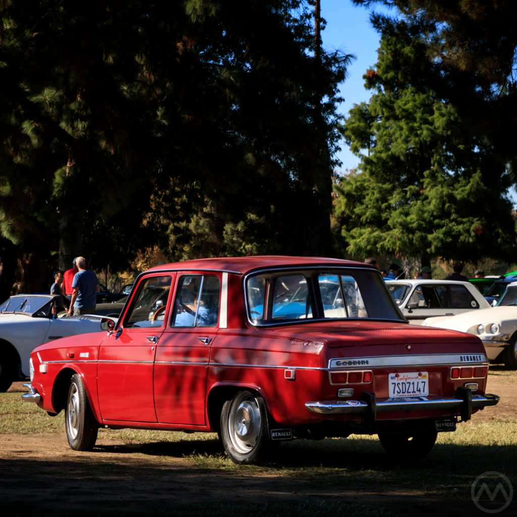 Renault 10: Longer Car, Shorter Story - Old Motors